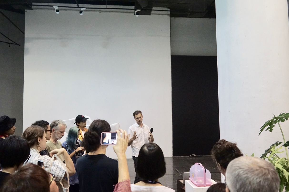 Social media balloon, Blow UP! – GREGOR SIEDL